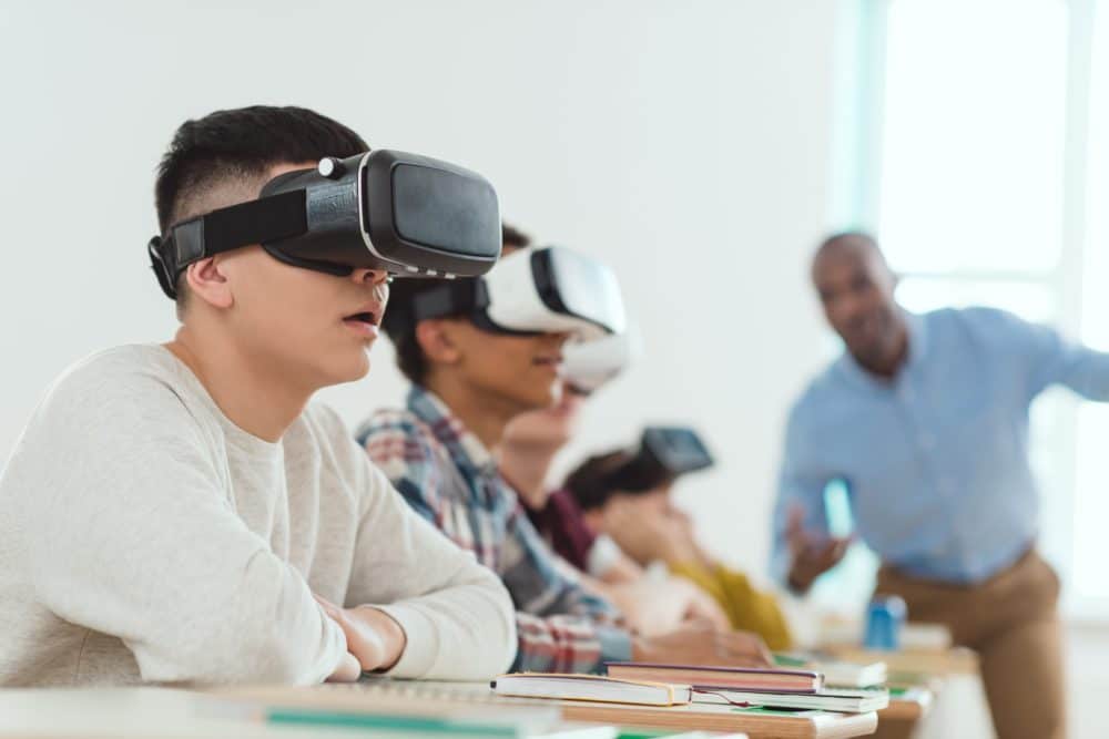 7 Ways VR Enriches Learning in Schools Today - Foretell Reality